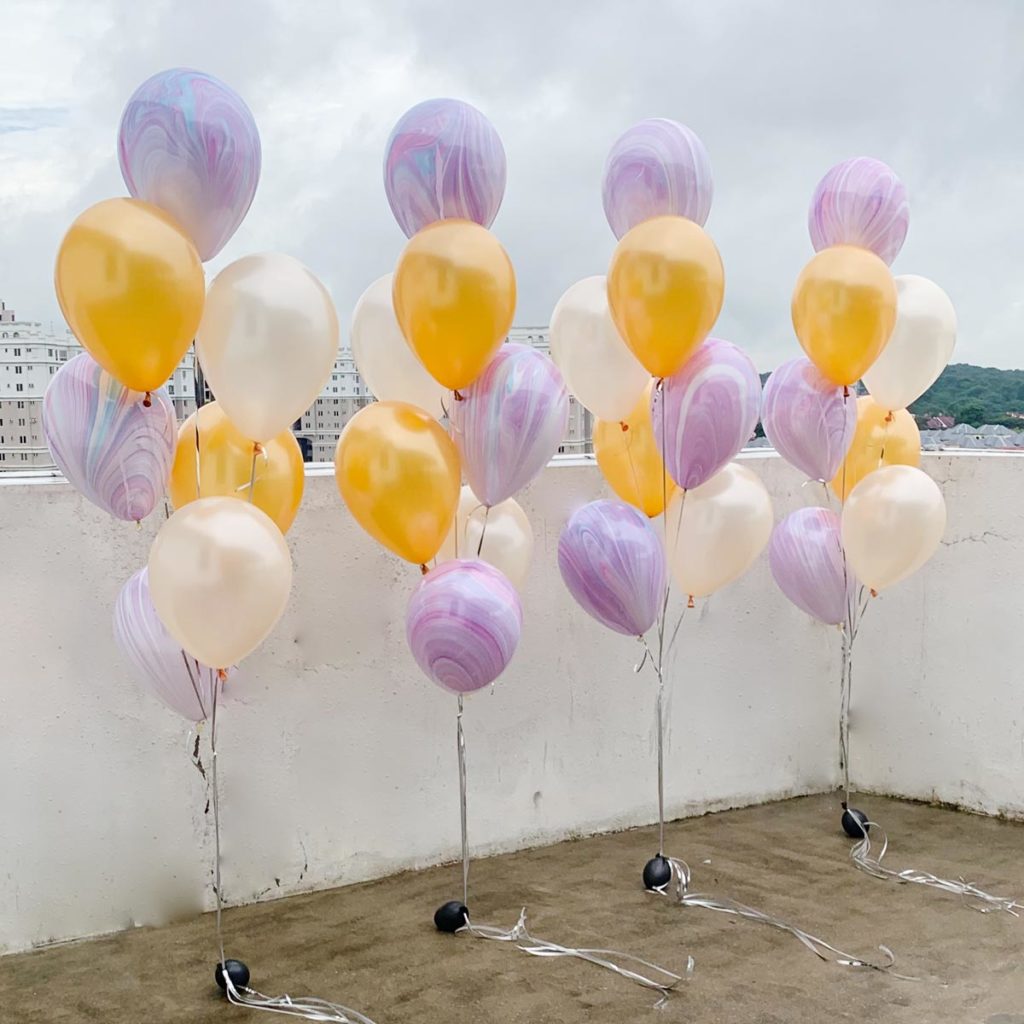 [Helium Inflated Balloons] – Marble & Pearl Cascading Balloons Bouquet