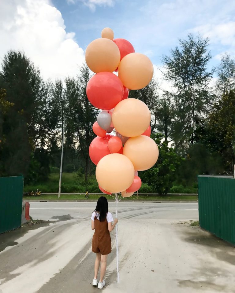 How many Helium Balloons to lift a person? - Misty Daydream