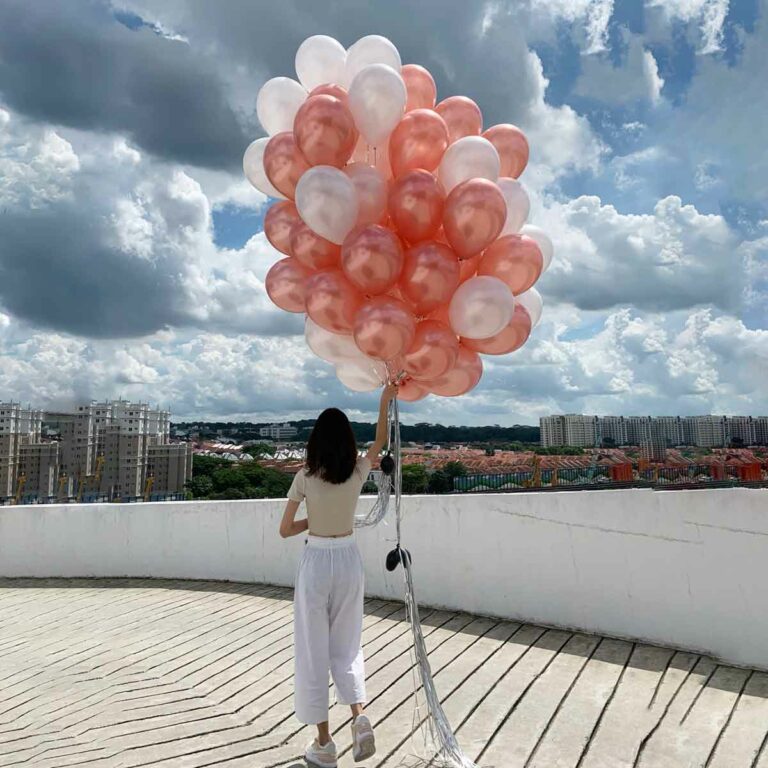 How many Helium Balloons to lift a person? - Misty Daydream